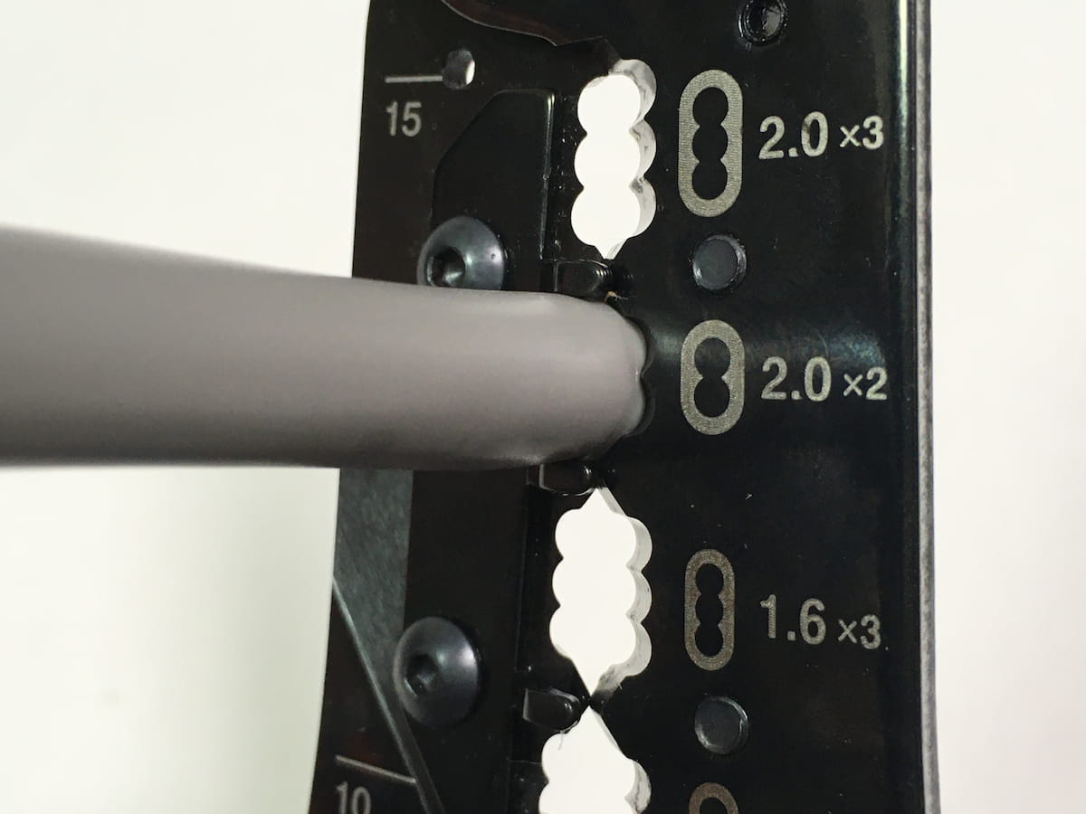 VVFストリッパーを使ったVVRケーブルの剥き方 - やったことブログ